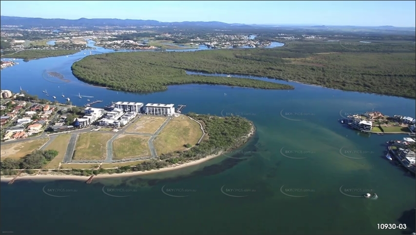 Aerial Video of Sovereign Island - Paradise Point QLD Aerial Photography
